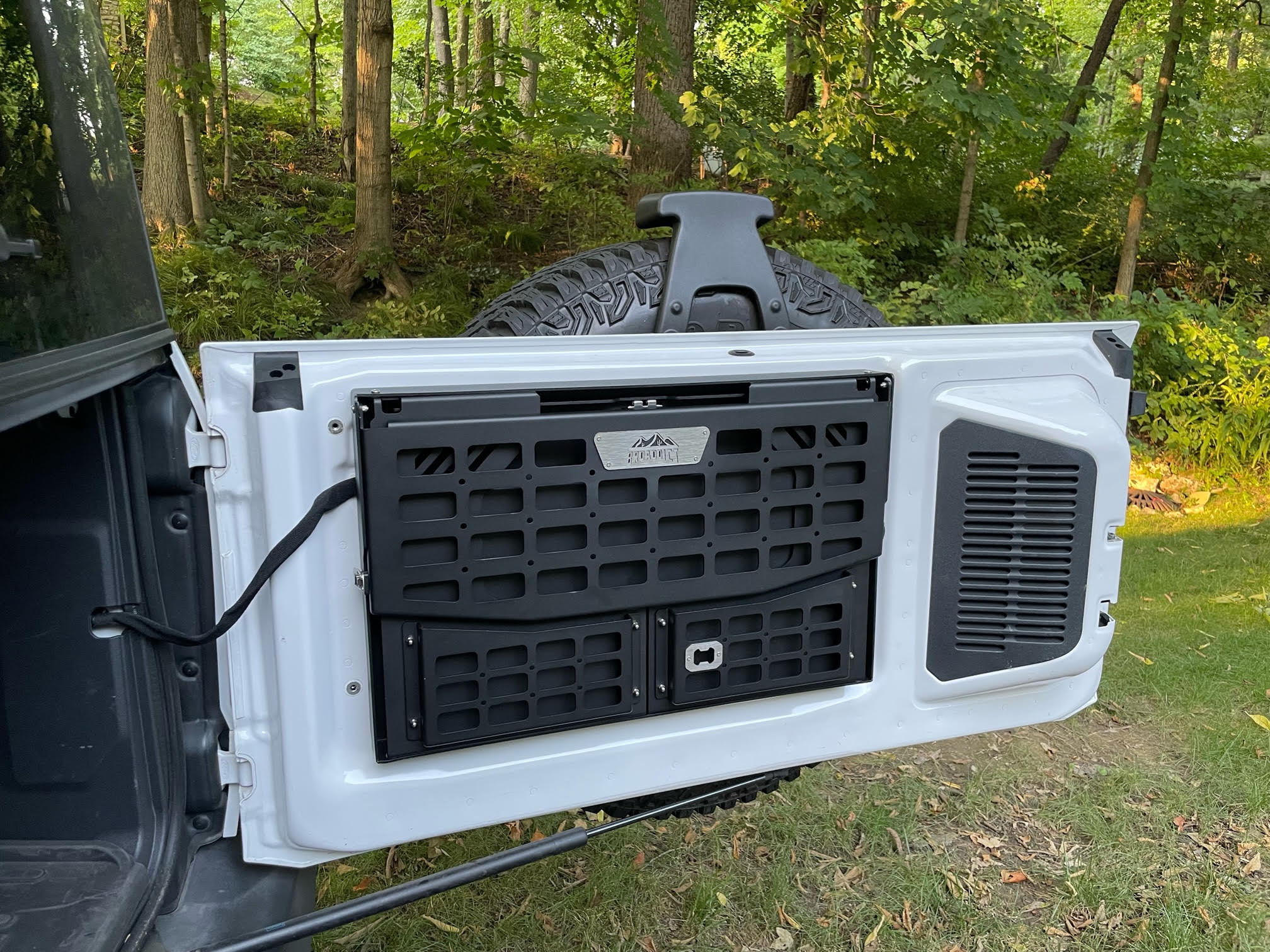 Broaddict Tailgate Table: Wonderful companion for your journey - Bronco ...