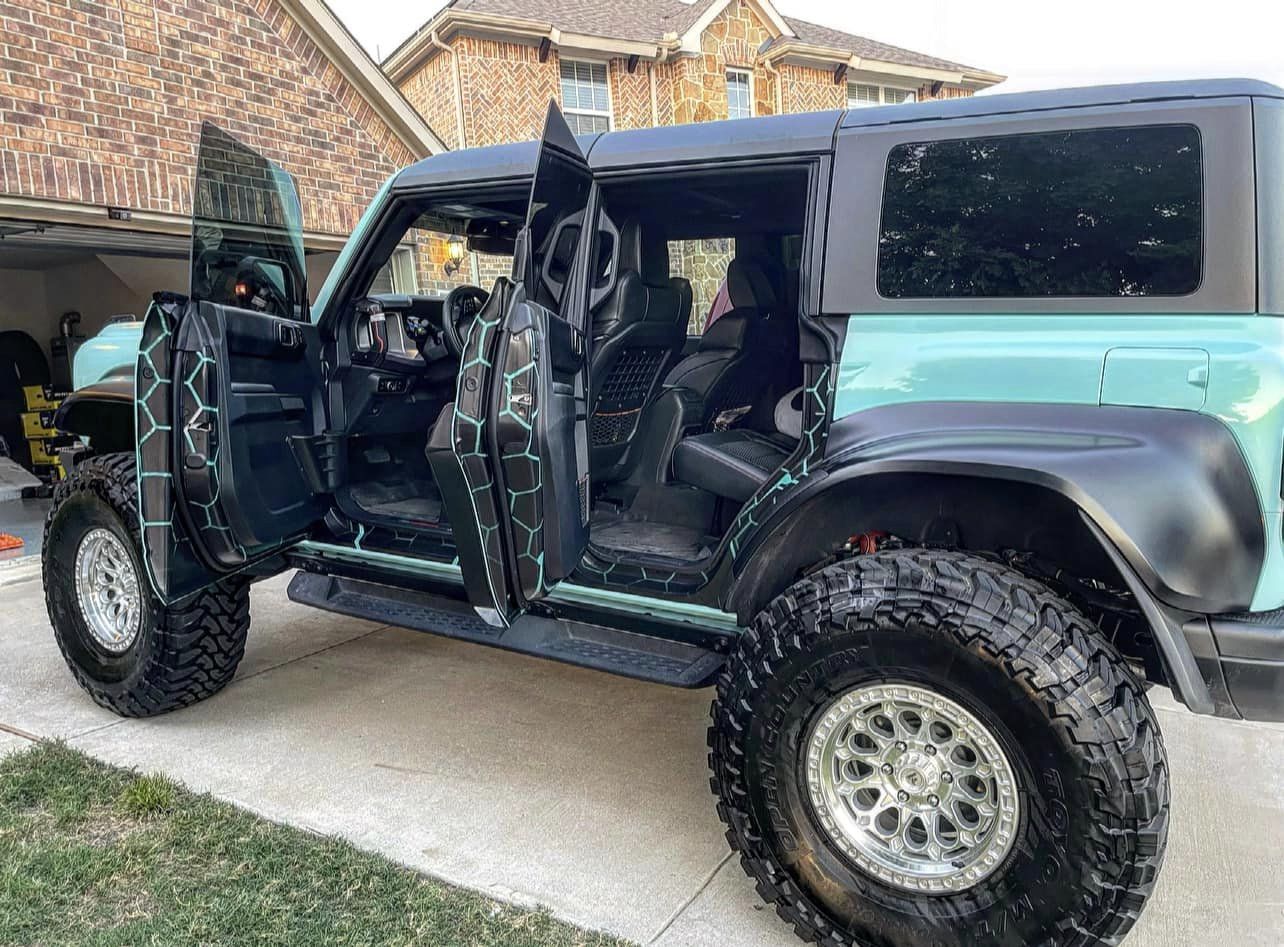 HEXAGON RAPTOR WRAP - Bronco Nation